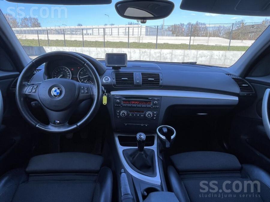 Black BMW 120 2009 in Riga, with an engine capacity of 2.00 L and mileage of 0 thousand km for 4490 €, photo 13 on AUTOMOTO.COM.LV
