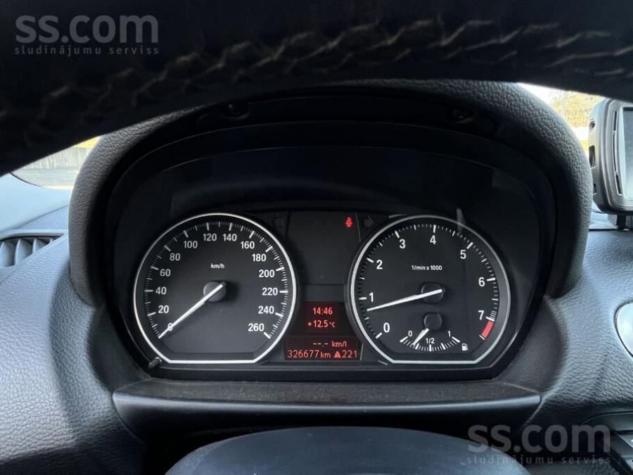 Black BMW 120 2009 in Riga, with an engine capacity of 2.00 L and mileage of 0 thousand km for 4490 €, photo 20 on AUTOMOTO.COM.LV