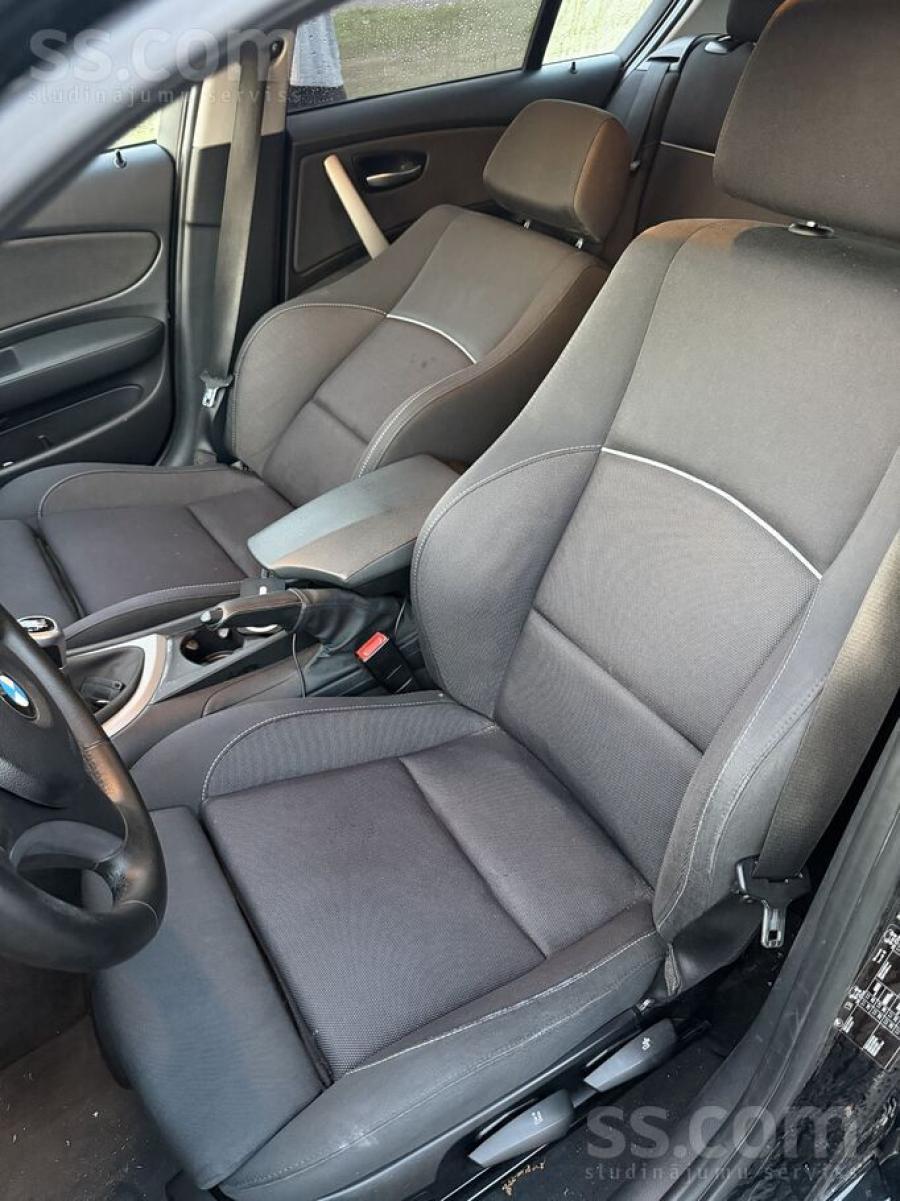 Black BMW 120 2009 in Bauska, with an engine capacity of 2.00 L and mileage of 290 thousand km for 3800 €, photo 7 on AUTOMOTO.COM.LV