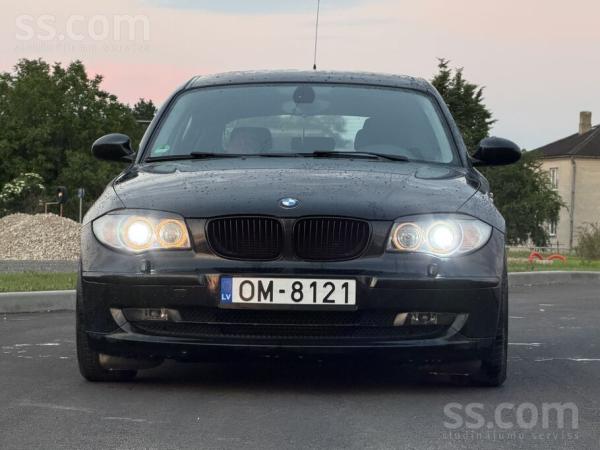 Black BMW 120 2009 in Bauska, with an engine capacity of 2.00 L and mileage of 290 thousand km for 3800 €, photo 9 on AUTOMOTO.COM.LV