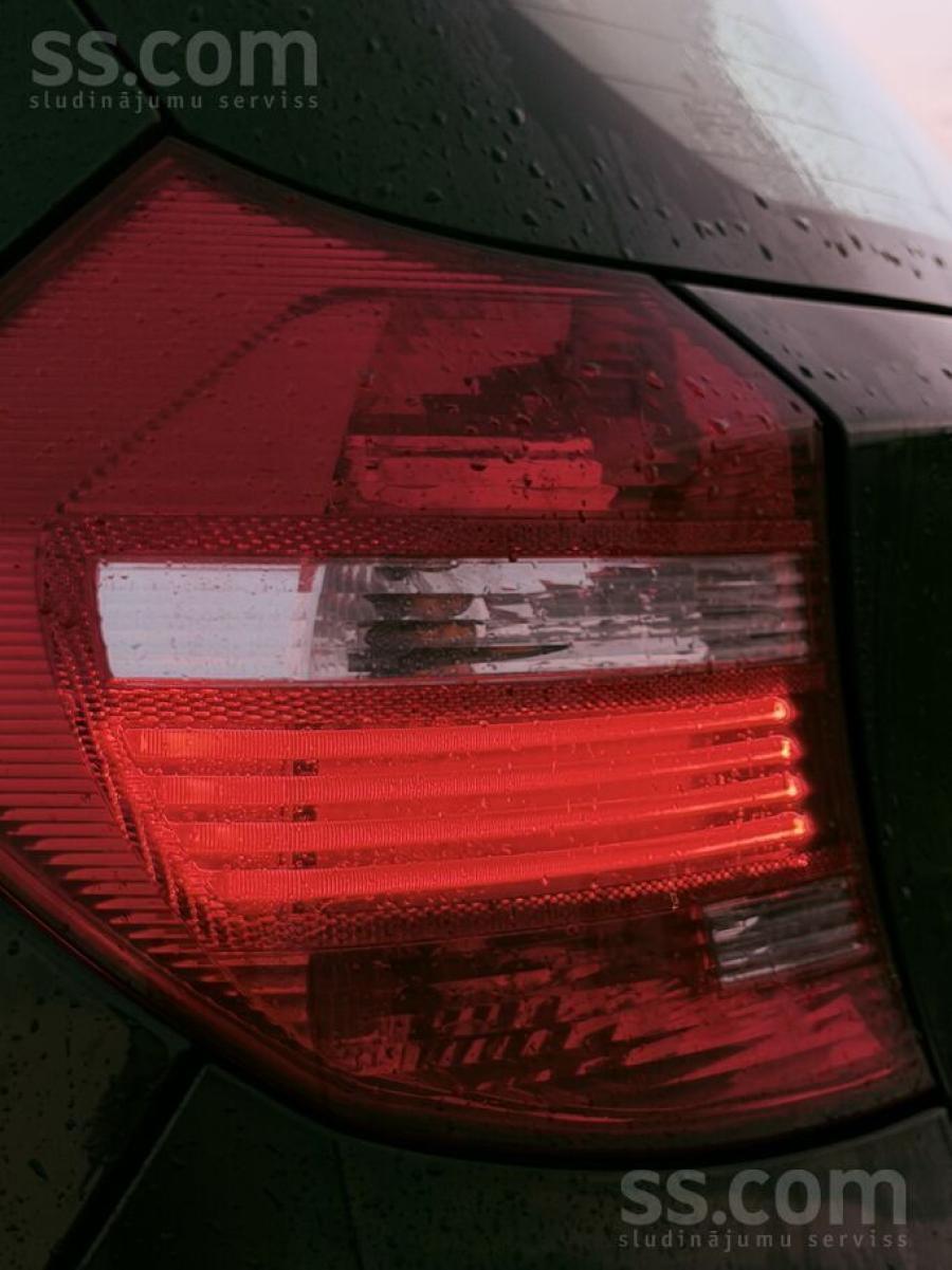 Black BMW 120 2009 in Bauska, with an engine capacity of 2.00 L and mileage of 290 thousand km for 3800 €, photo 11 on AUTOMOTO.COM.LV
