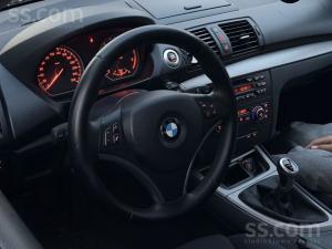 Black BMW 120 2009 in Bauska, with an engine capacity of 2.00 L and mileage of 290 thousand km for 3800 €, photo 14 on AUTOMOTO.COM.LV