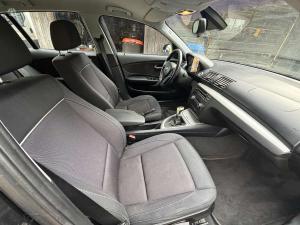 Melns BMW 120 2009 Kaišiadorys, ar dzinēja tilpumu 2.00 L un nobraukumu 271 tūkst. km par 2300 €, foto 10 vietnē AUTOMOTO.COM.LV