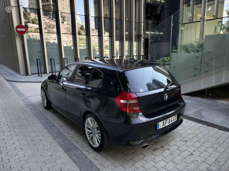 Melns BMW 120 2009 Viļņa, ar dzinēja tilpumu 2.00 L un nobraukumu 322 tūkst. km par 4500 €, foto 6 vietnē AUTOMOTO.COM.LV