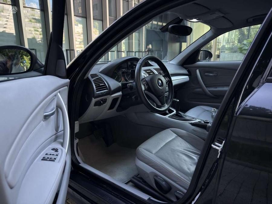 Melns BMW 120 2009 Viļņa, ar dzinēja tilpumu 2.00 L un nobraukumu 322 tūkst. km par 4500 €, foto 7 vietnē AUTOMOTO.COM.LV