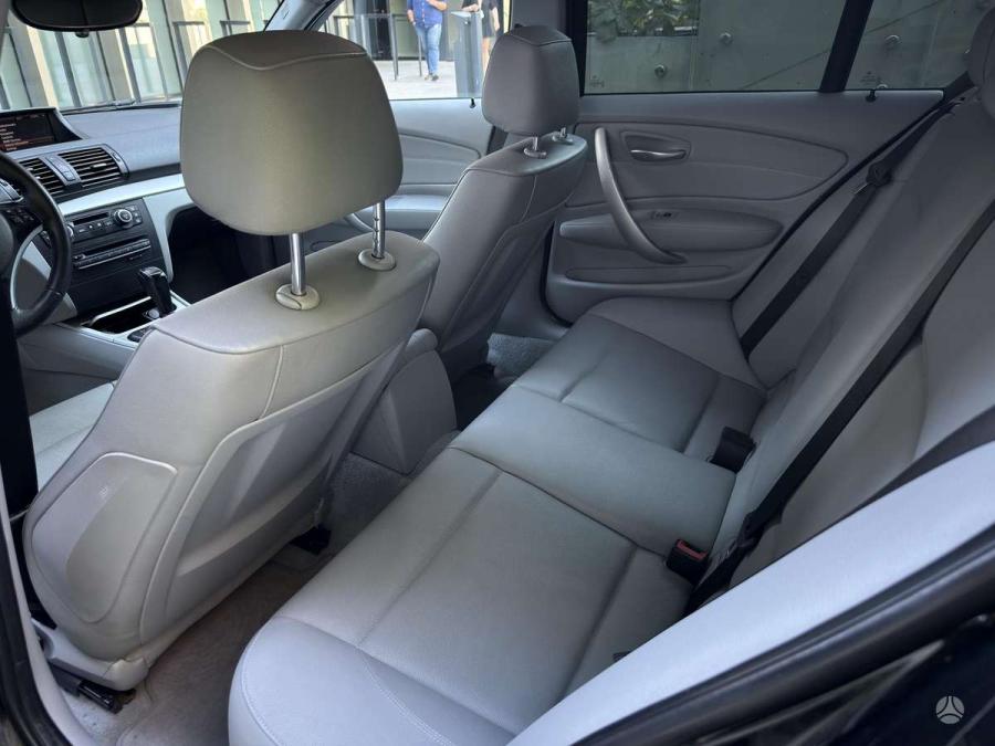 Melns BMW 120 2009 Viļņa, ar dzinēja tilpumu 2.00 L un nobraukumu 322 tūkst. km par 4500 €, foto 14 vietnē AUTOMOTO.COM.LV