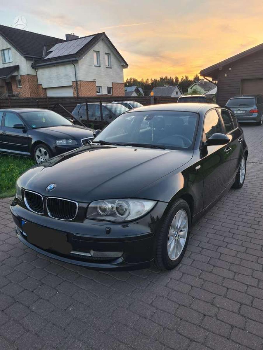 Black BMW 120 2009 in Kaisiadorys, with an engine capacity of 2.00 L and mileage of 270 thousand km for 2950 €, photo 3 on AUTOMOTO.COM.LV