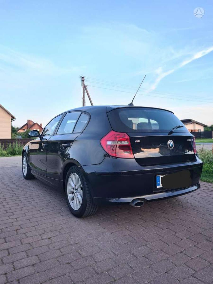 Black BMW 120 2009 in Kaisiadorys, with an engine capacity of 2.00 L and mileage of 270 thousand km for 2950 €, photo 6 on AUTOMOTO.COM.LV