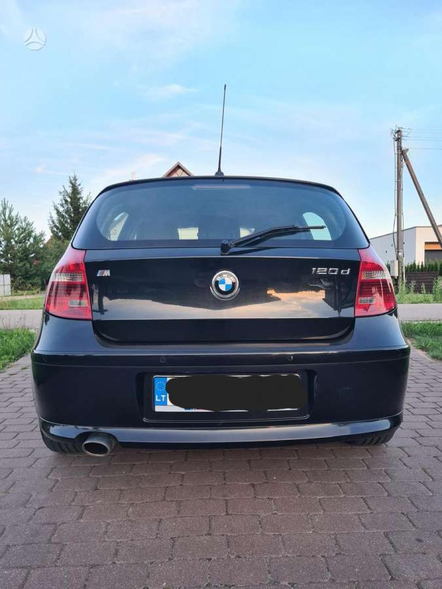 Black BMW 120 2009 in Kaisiadorys, with an engine capacity of 2.00 L and mileage of 270 thousand km for 2950 €, photo 7 on AUTOMOTO.COM.LV