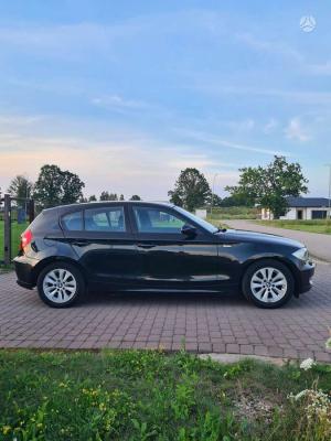 Black BMW 120 2009 in Kaisiadorys, with an engine capacity of 2.00 L and mileage of 270 thousand km for 2950 €, photo 9 on AUTOMOTO.COM.LV
