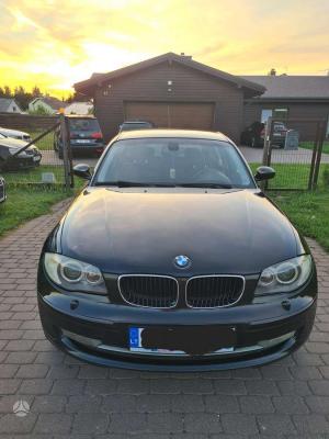 Black BMW 120 2009 in Kaisiadorys, with an engine capacity of 2.00 L and mileage of 270 thousand km for 2950 €, photo 12 on AUTOMOTO.COM.LV