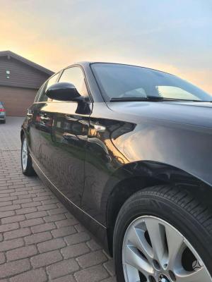 Black BMW 120 2009 in Kaisiadorys, with an engine capacity of 2.00 L and mileage of 270 thousand km for 2950 €, photo 15 on AUTOMOTO.COM.LV