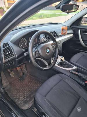 Black BMW 120 2009 in Kaisiadorys, with an engine capacity of 2.00 L and mileage of 270 thousand km for 2950 €, photo 19 on AUTOMOTO.COM.LV