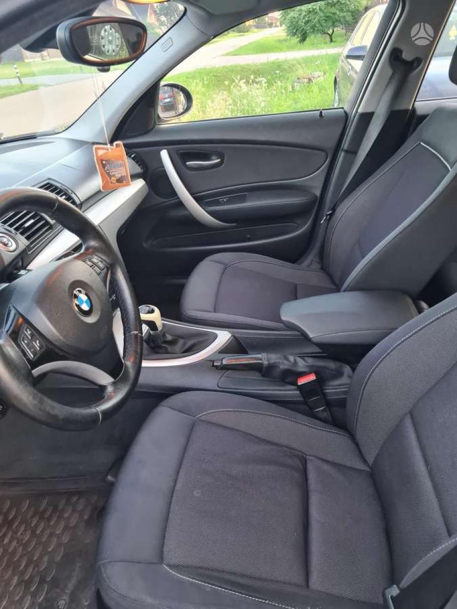 Black BMW 120 2009 in Kaisiadorys, with an engine capacity of 2.00 L and mileage of 270 thousand km for 2950 €, photo 20 on AUTOMOTO.COM.LV