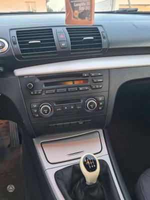 Black BMW 120 2009 in Kaisiadorys, with an engine capacity of 2.00 L and mileage of 270 thousand km for 2950 €, photo 24 on AUTOMOTO.COM.LV