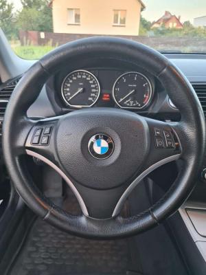 Black BMW 120 2009 in Kaisiadorys, with an engine capacity of 2.00 L and mileage of 270 thousand km for 2950 €, photo 25 on AUTOMOTO.COM.LV