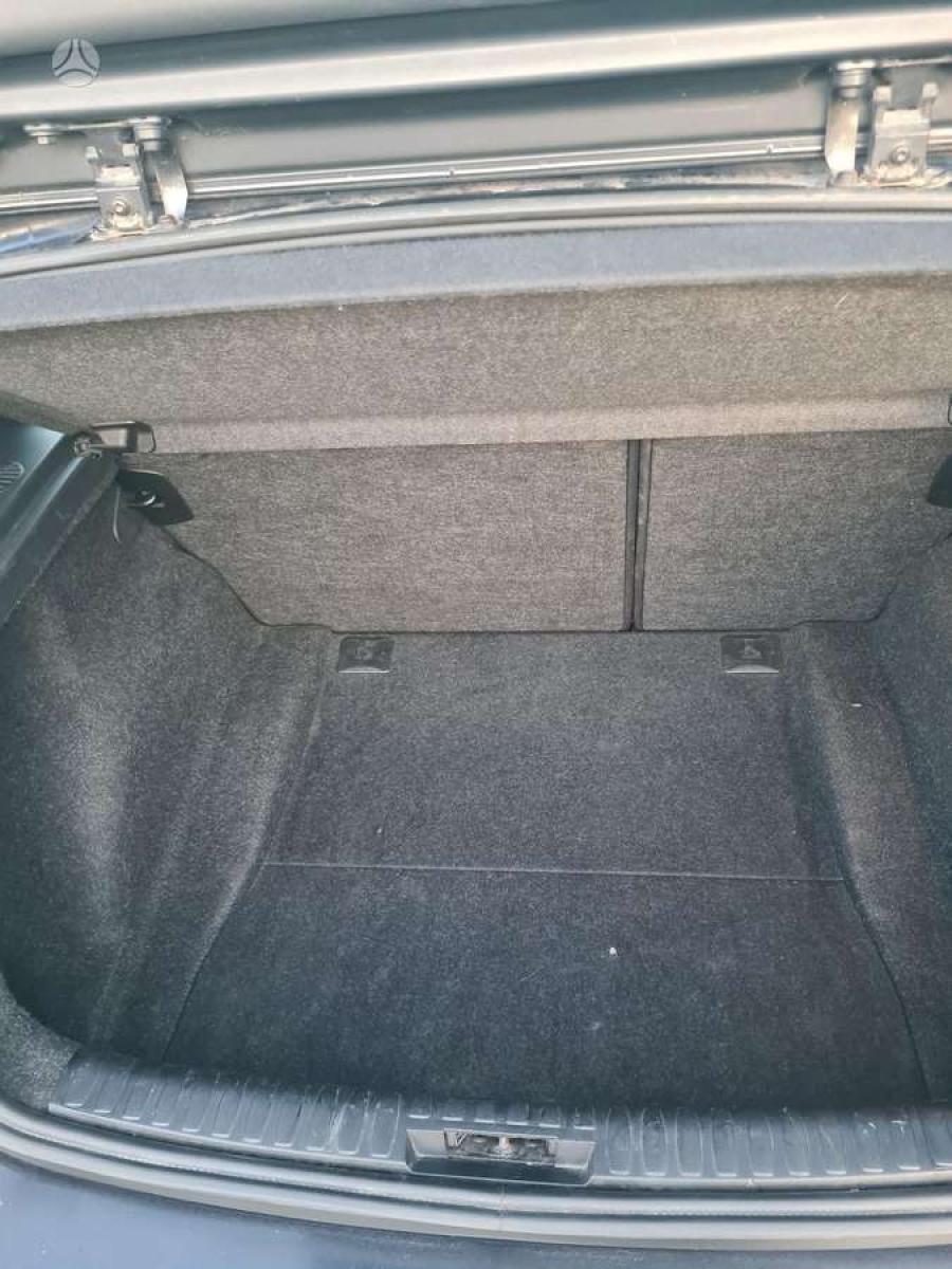 Black BMW 120 2009 in Kaisiadorys, with an engine capacity of 2.00 L and mileage of 270 thousand km for 2950 €, photo 26 on AUTOMOTO.COM.LV