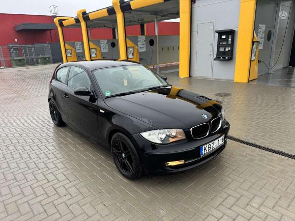 Melns BMW 120 2009 Kauņa, ar dzinēja tilpumu 2.00 L un nobraukumu 150 tūkst. km par 3300 €, foto 3 vietnē AUTOMOTO.COM.LV