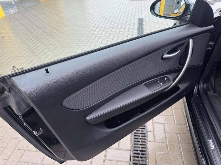 Melns BMW 120 2009 Kauņa, ar dzinēja tilpumu 2.00 L un nobraukumu 150 tūkst. km par 3300 €, foto 7 vietnē AUTOMOTO.COM.LV