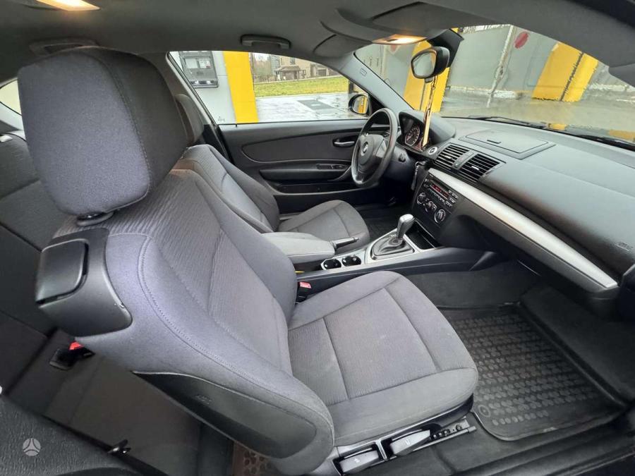 Melns BMW 120 2009 Kauņa, ar dzinēja tilpumu 2.00 L un nobraukumu 150 tūkst. km par 3300 €, foto 8 vietnē AUTOMOTO.COM.LV