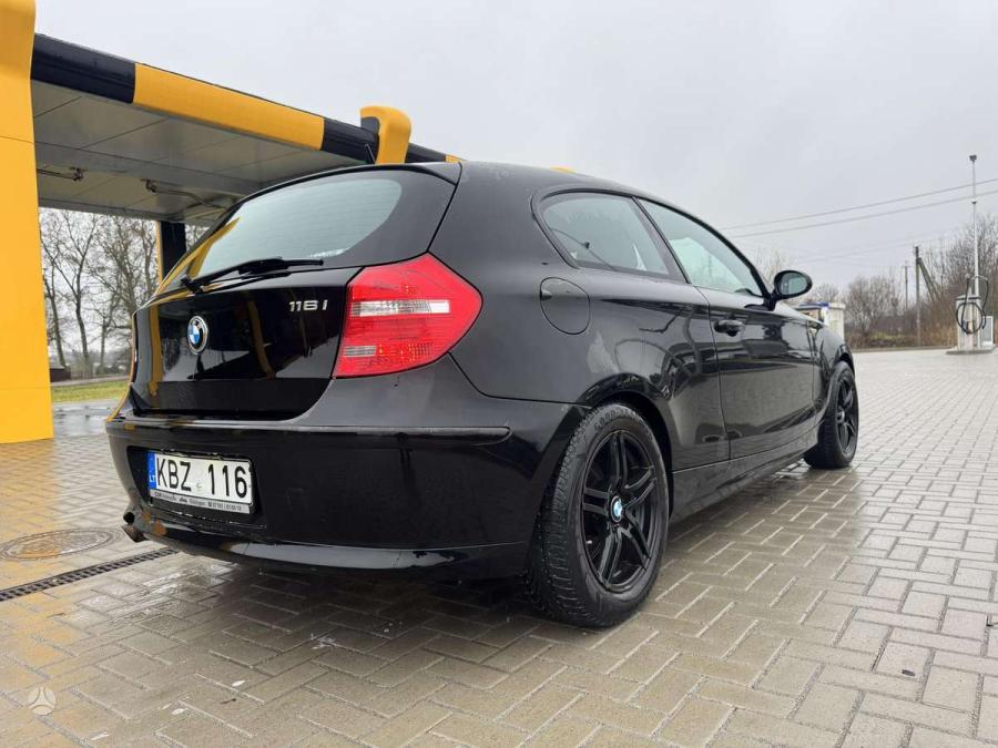 Melns BMW 120 2009 Kauņa, ar dzinēja tilpumu 2.00 L un nobraukumu 150 tūkst. km par 3300 €, foto 15 vietnē AUTOMOTO.COM.LV