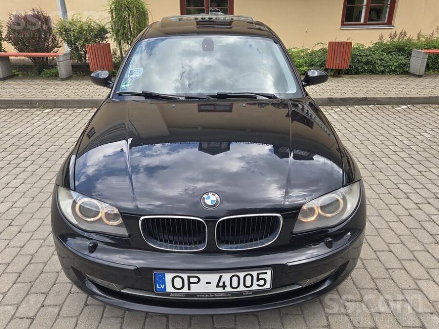 Black BMW 120 2009 in Bauska, with an engine capacity of 2.00 L and mileage of 289 thousand km for 4790 €, photo 4 on AUTOMOTO.COM.LV