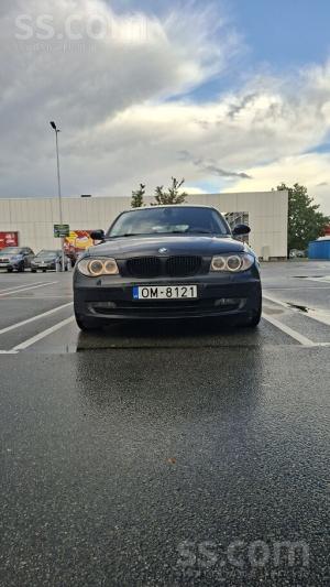 Melns BMW 120 2009 Rīga, ar dzinēja tilpumu 2.00 L un nobraukumu 293 tūkst. km par 3500 €, foto  vietnē AUTOMOTO.COM.LV