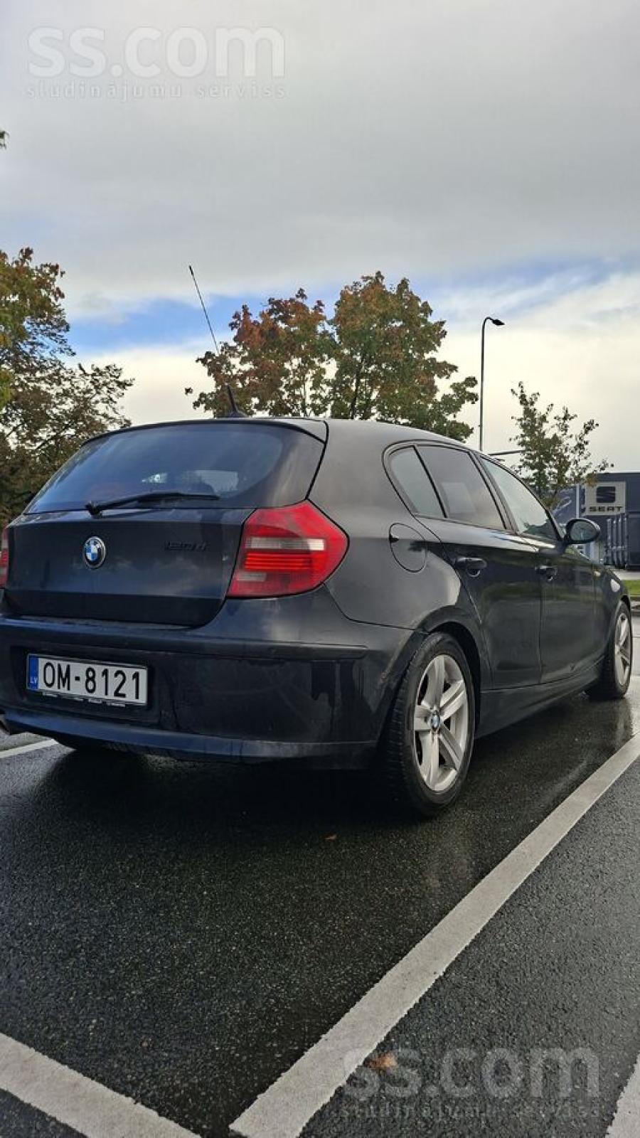 Black BMW 120 2009 in Riga, with an engine capacity of 2.00 L and mileage of 293 thousand km for 3500 €, photo 4 on AUTOMOTO.COM.LV
