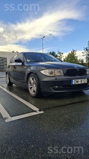 Black BMW 120 2009 in Riga, with an engine capacity of 2.00 L and mileage of 293 thousand km for 3500 €, photo 5 on AUTOMOTO.COM.LV