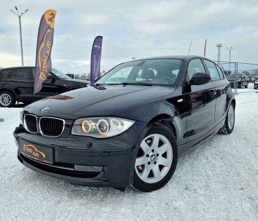 Black BMW 120 2010 in Marijampole, with an engine capacity of 2.00 L and mileage of 298 thousand km for 5800 €, photo 1 on AUTOMOTO.COM.LV