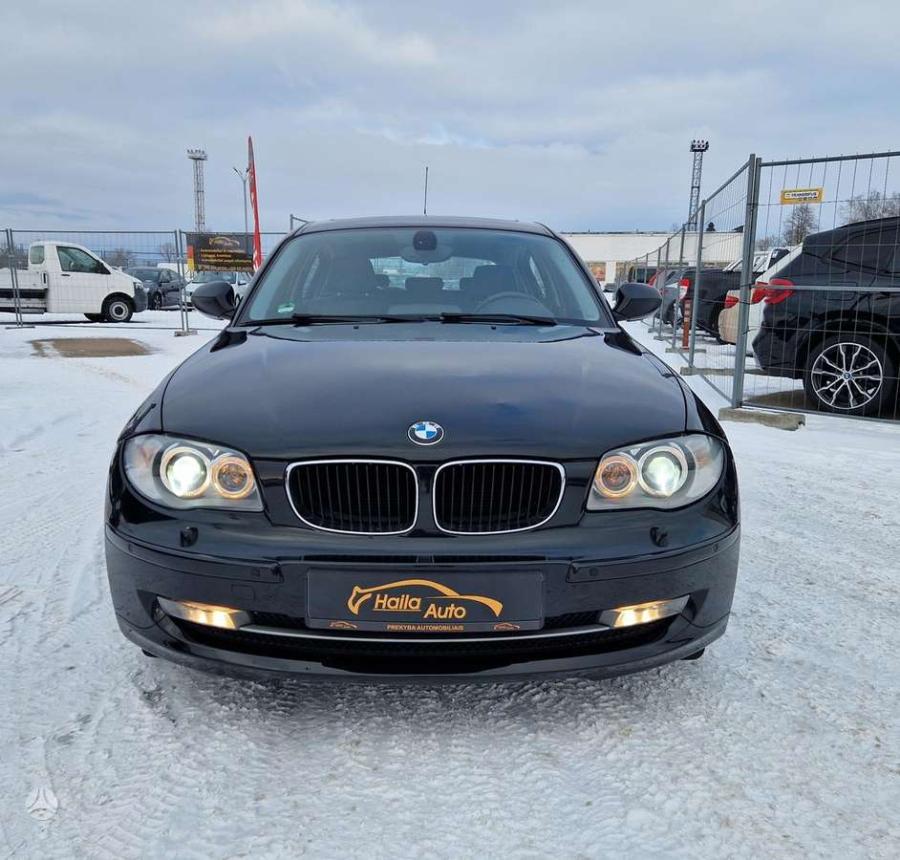 Black BMW 120 2010 in Marijampole, with an engine capacity of 2.00 L and mileage of 298 thousand km for 5800 €, photo 9 on AUTOMOTO.COM.LV
