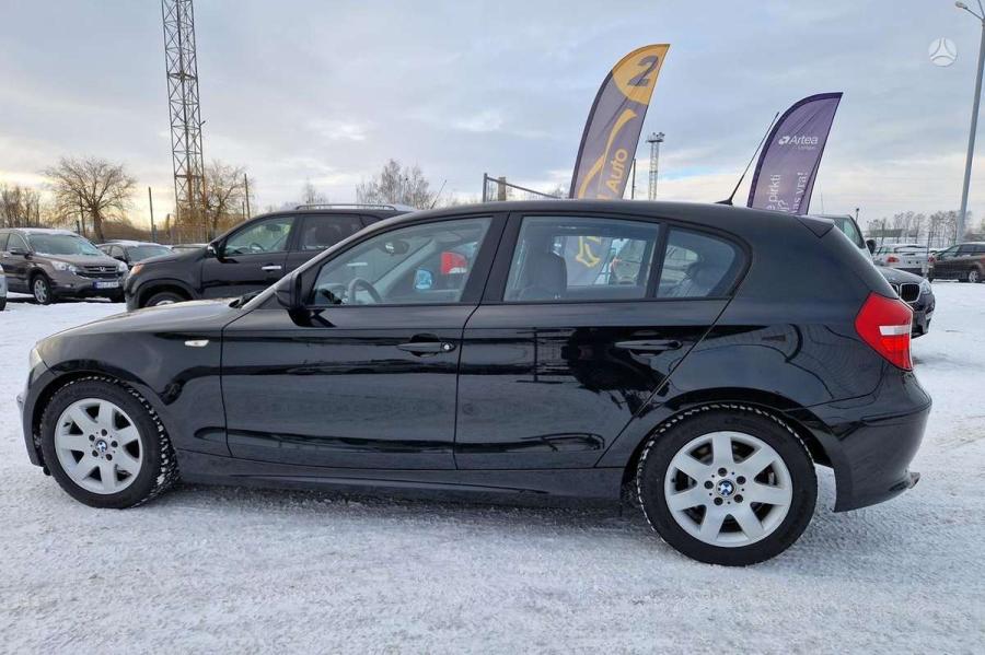 Black BMW 120 2010 in Marijampole, with an engine capacity of 2.00 L and mileage of 298 thousand km for 5800 €, photo 15 on AUTOMOTO.COM.LV