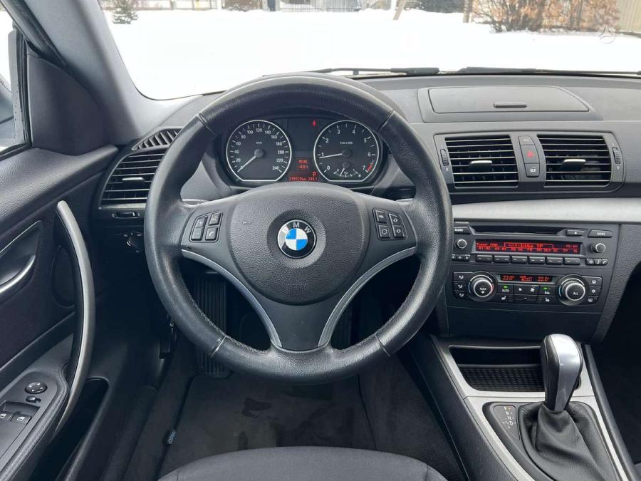Melns BMW 120 2010 Kėdainiai, ar dzinēja tilpumu 2.00 L un nobraukumu 218 tūkst. km par 4350 €, foto 14 vietnē AUTOMOTO.COM.LV