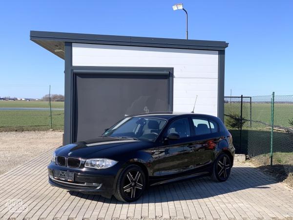 Black BMW 120 2010 in Kaunas, with an engine capacity of 2.00 L and mileage of 301 thousand km for 3999 €, photo 3 on AUTOMOTO.COM.LV