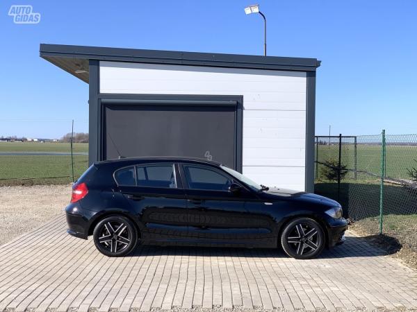 Black BMW 120 2010 in Kaunas, with an engine capacity of 2.00 L and mileage of 301 thousand km for 3999 €, photo 8 on AUTOMOTO.COM.LV