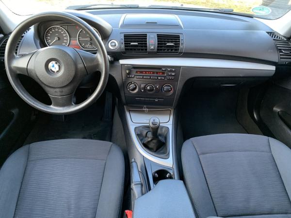 Melns BMW 120 2010 Kauņa, ar dzinēja tilpumu 2.00 L un nobraukumu 301 tūkst. km par 3999 €, foto 11 vietnē AUTOMOTO.COM.LV