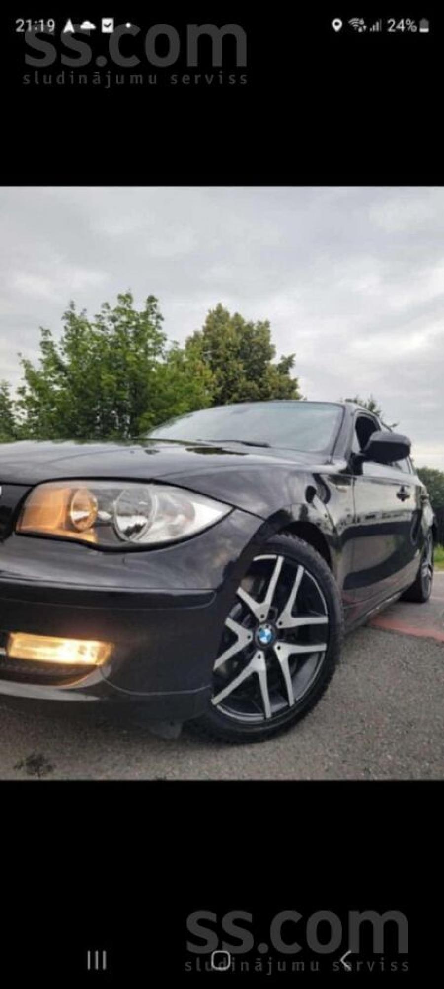 Black BMW 120 2010 in Riga, with an engine capacity of 2.00 L and mileage of 261 thousand km for 4500 €, photo 1 on AUTOMOTO.COM.LV