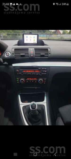 Black BMW 120 2010 in Riga, with an engine capacity of 2.00 L and mileage of 261 thousand km for 4500 €, photo 5 on AUTOMOTO.COM.LV