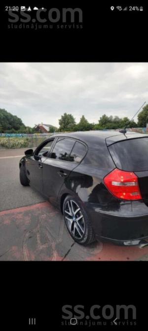 Black BMW 120 2010 in Riga, with an engine capacity of 2.00 L and mileage of 261 thousand km for 4500 €, photo 7 on AUTOMOTO.COM.LV