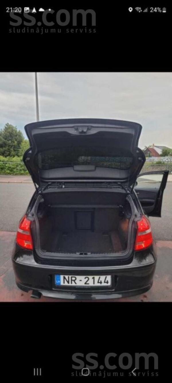 Black BMW 120 2010 in Riga, with an engine capacity of 2.00 L and mileage of 261 thousand km for 4500 €, photo 7 on AUTOMOTO.COM.LV