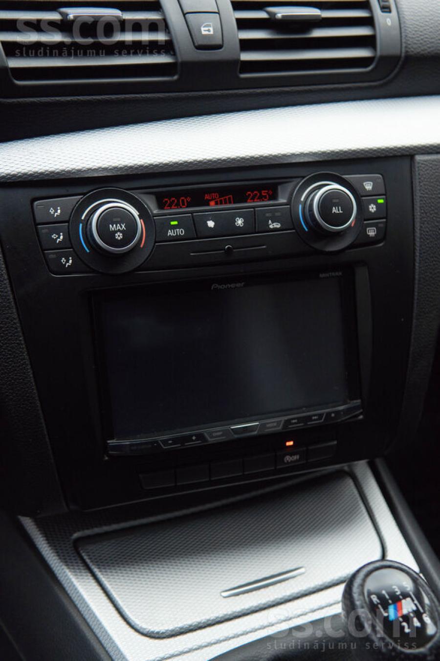 Melns BMW 120 2010 Talsi, ar dzinēja tilpumu 2.00 L un nobraukumu 230 tūkst. km par 3990 €, foto 17 vietnē AUTOMOTO.COM.LV