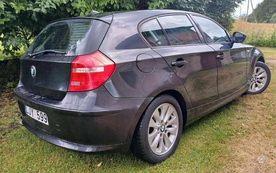 Melns BMW 120 2010 Radviliškis, ar dzinēja tilpumu 2.00 L un nobraukumu 297 tūkst. km par 3500 €, foto 5 vietnē AUTOMOTO.COM.LV