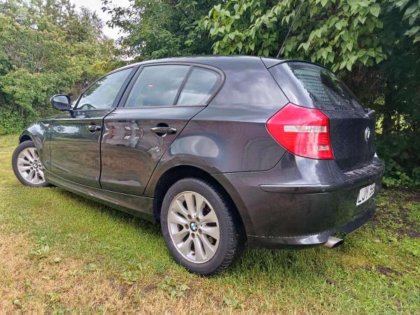 Black BMW 120 2010 in Radviliskis, with an engine capacity of 2.00 L and mileage of 297 thousand km for 3500 €, photo 7 on AUTOMOTO.COM.LV