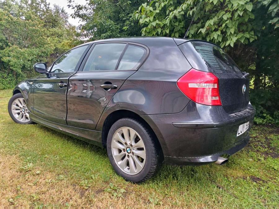Melns BMW 120 2010 Radviliškis, ar dzinēja tilpumu 2.00 L un nobraukumu 297 tūkst. km par 3500 €, foto 8 vietnē AUTOMOTO.COM.LV
