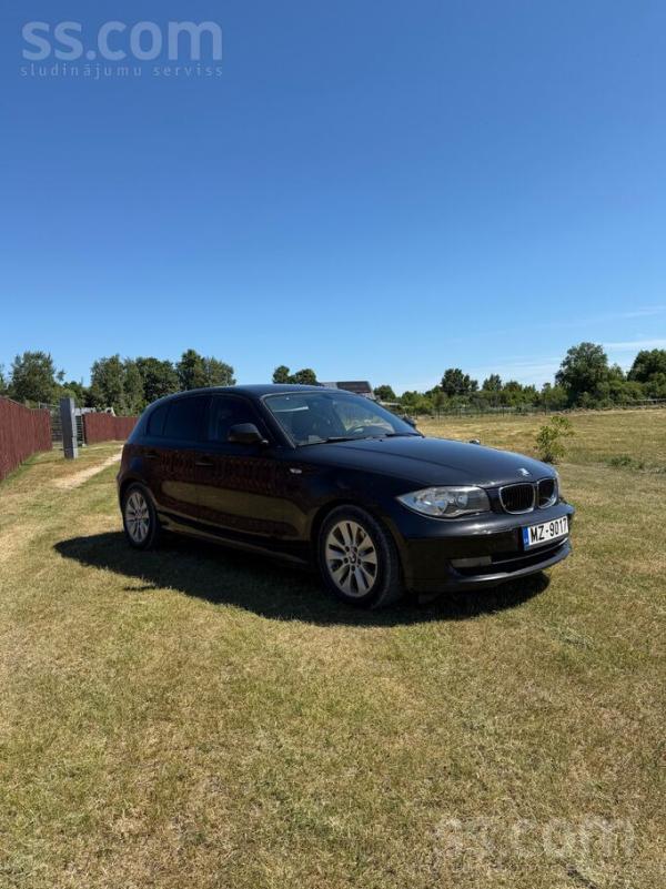 Melns BMW 120 2010 Liepāja, ar dzinēja tilpumu 2.00 L un nobraukumu 270 tūkst. km par 2700 €, foto 1 vietnē AUTOMOTO.COM.LV