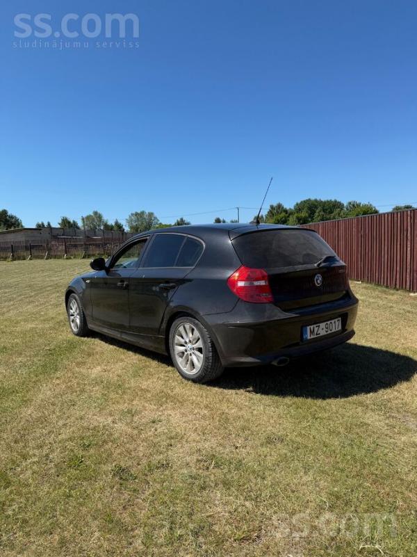 Melns BMW 120 2010 Liepāja, ar dzinēja tilpumu 2.00 L un nobraukumu 270 tūkst. km par 2700 €, foto 5 vietnē AUTOMOTO.COM.LV