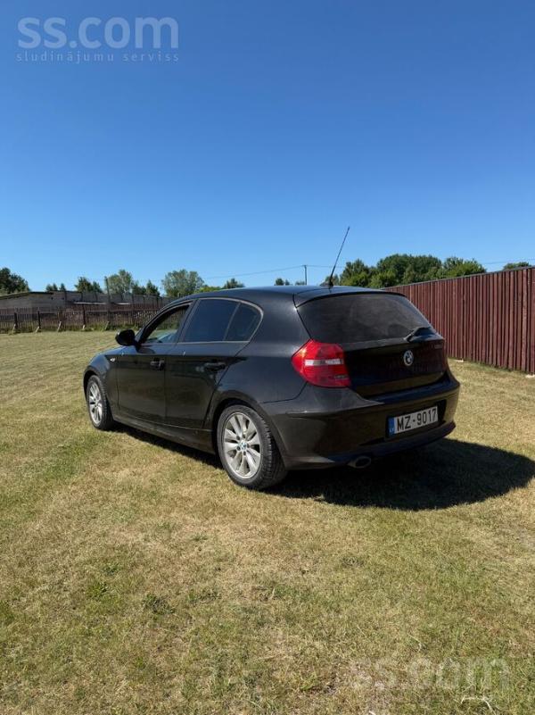 Melns BMW 120 2010 Liepāja, ar dzinēja tilpumu 2.00 L un nobraukumu 270 tūkst. km par 2700 €, foto 7 vietnē AUTOMOTO.COM.LV
