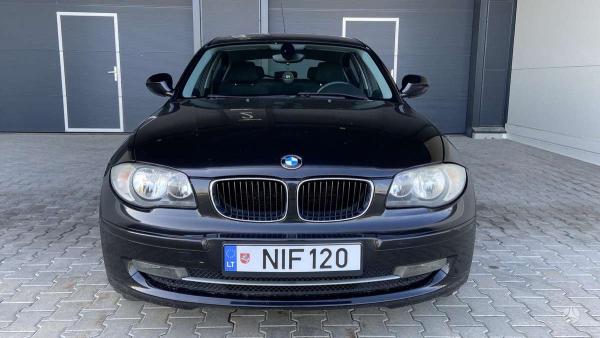 Black BMW 120 2010 in Vilnius, with an engine capacity of 2.00 L and mileage of 265 thousand km for 4000 €, photo 2 on AUTOMOTO.COM.LV