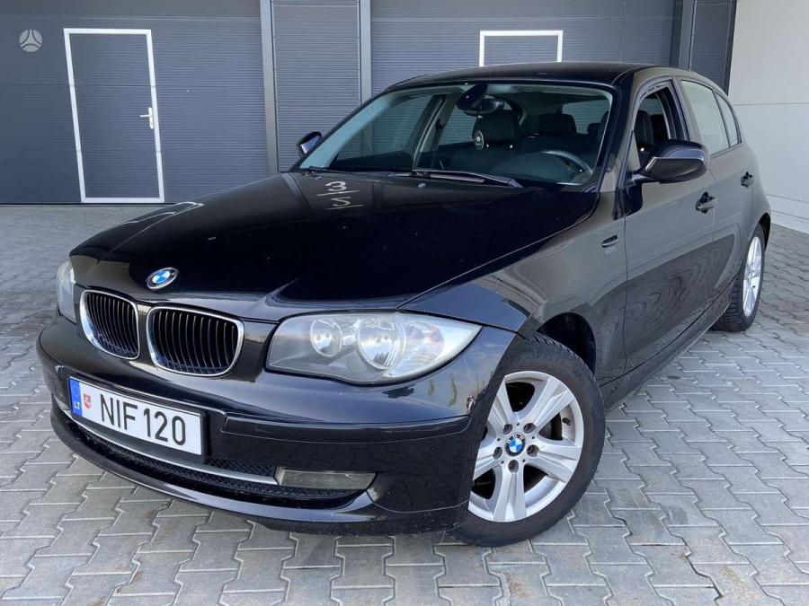 Black BMW 120 2010 in Vilnius, with an engine capacity of 2.00 L and mileage of 265 thousand km for 4000 €, photo 4 on AUTOMOTO.COM.LV