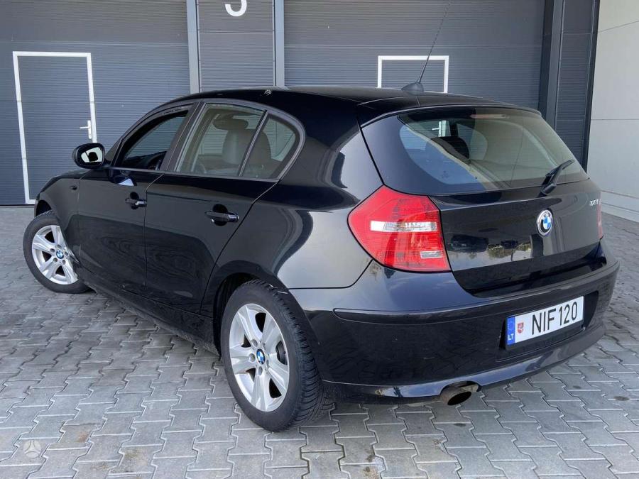 Black BMW 120 2010 in Vilnius, with an engine capacity of 2.00 L and mileage of 265 thousand km for 4000 €, photo 7 on AUTOMOTO.COM.LV